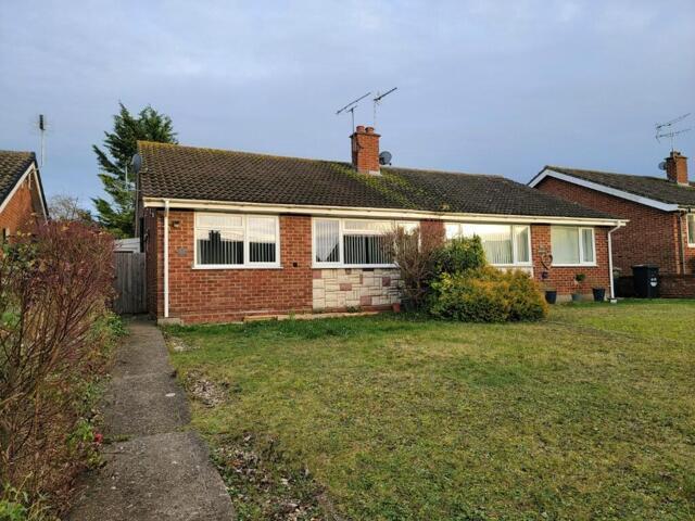 2 Bedroom Bungalow Ipswich Suffolk LS101892355