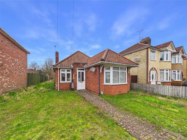 2 Bedroom Bungalow Ipswich Suffolk 100024166