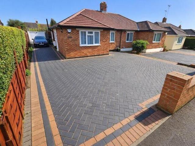 2 Bedroom Bungalow Orpington Greater London LS101025768