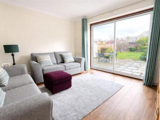 2 Bedroom Bungalow Orpington Greater London LS99608264