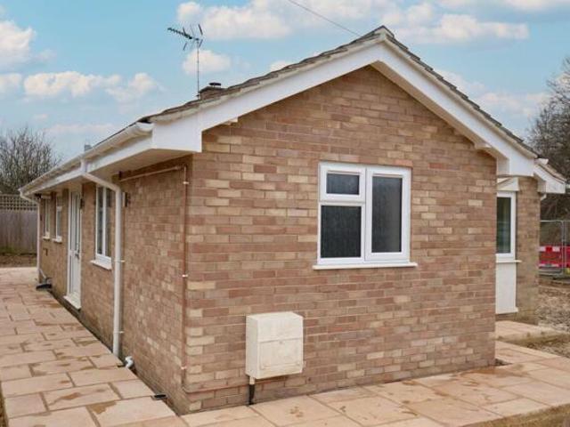 2 Bedroom Bungalow Oxfordshire Oxfordshire 98969213