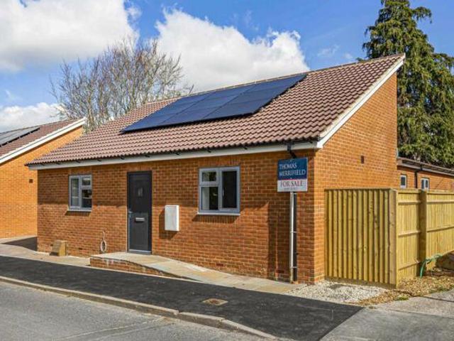 2 Bedroom Bungalow Oxfordshire Oxfordshire OX10 87395221