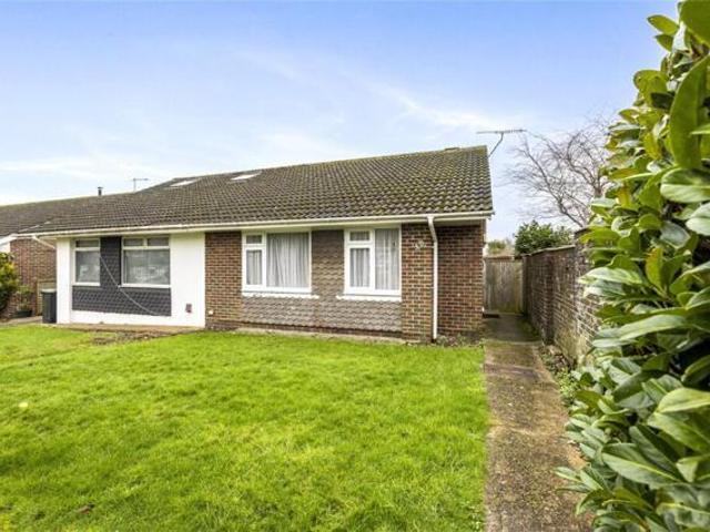 2 Bedroom Bungalow Lancing West Sussex 100579149