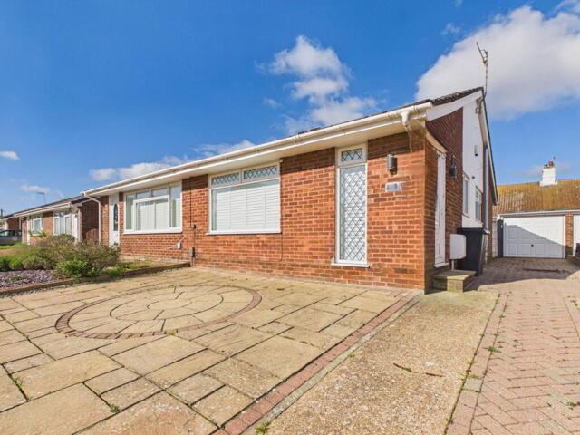 2 Bedroom Bungalow Lancing West Sussex 101676046