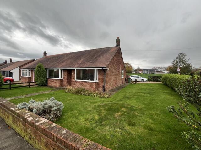2 Bedroom Bungalow Lancs Lancashire 98765980