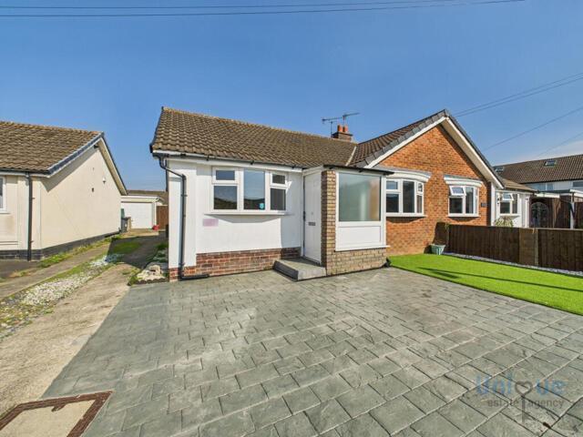 2 Bedroom Bungalow Lancs Lancashire 99290295
