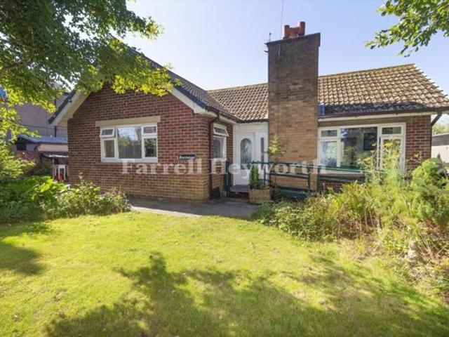 2 Bedroom Bungalow Lancs Lancashire 100398640