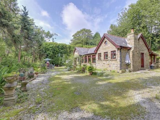 2 Bedroom Bungalow Lancs Lancashire 101797029