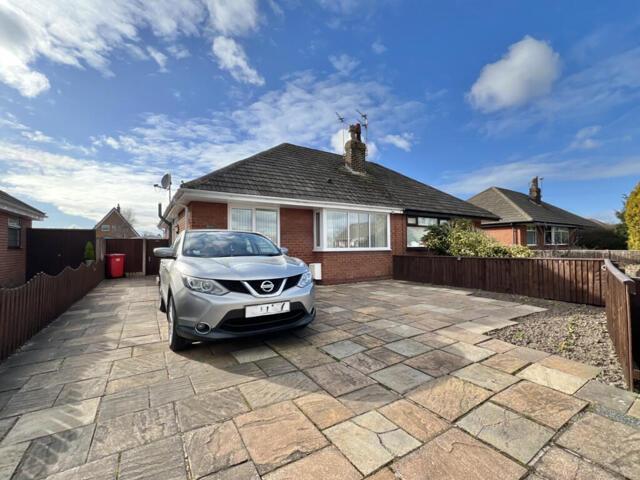 2 Bedroom Bungalow Lancs Lancashire LS101676716