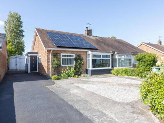 2 Bedroom Bungalow Lancs Lancashire LS99688260