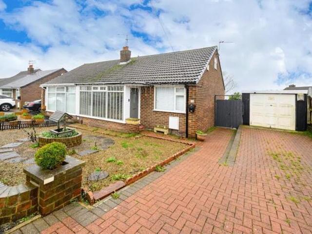 2 Bedroom Bungalow Leeds Leeds 99523518