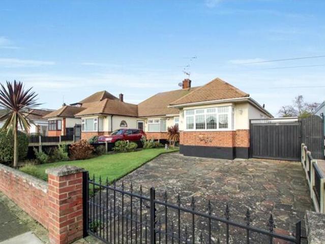 2 Bedroom Bungalow Leigh Southend on Sea 100733590