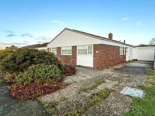 2 Bedroom Bungalow Littlehampton West Sussex 98612176