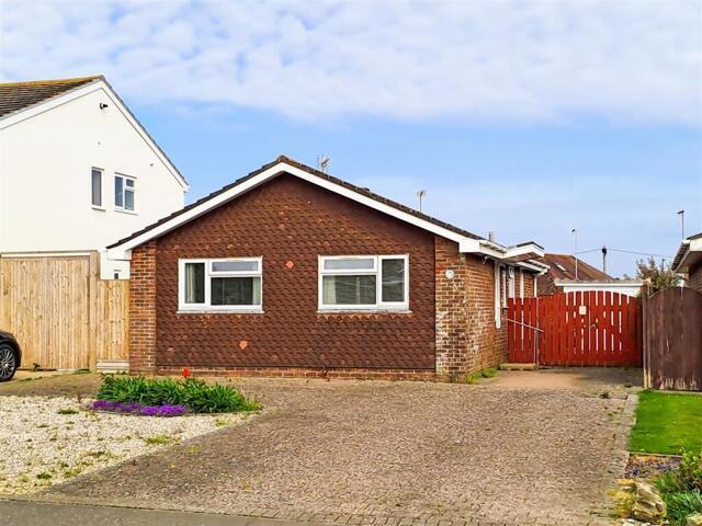2 Bedroom Bungalow Littlehampton West Sussex 101199793