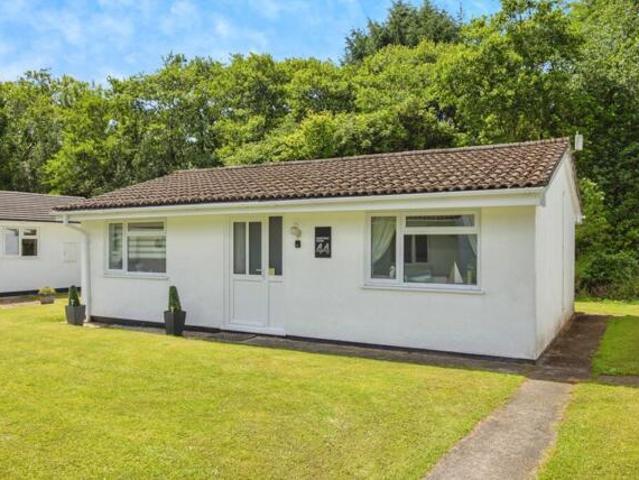 2 Bedroom Bungalow Liskeard Cornwall LS101059730