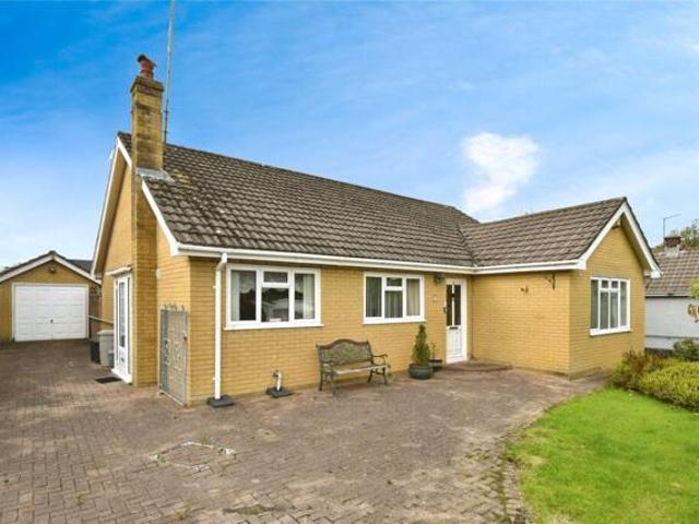 2 Bedroom Bungalow Llanelli Carmarthenshire 101678443