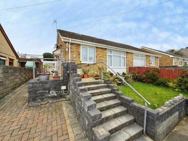 2 Bedroom Bungalow Morriston Morriston 101891998