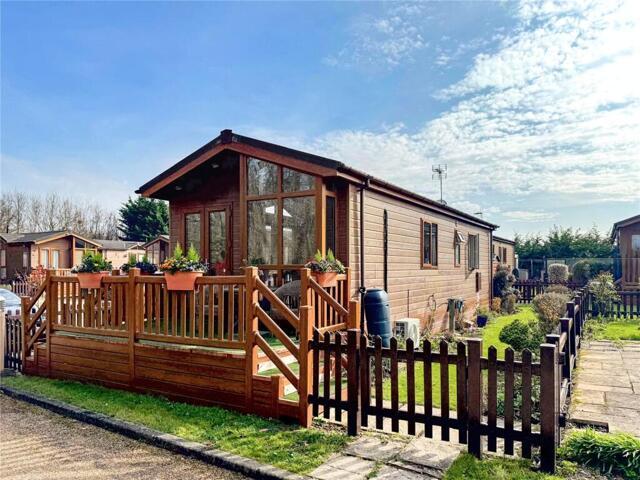 2 Bedroom Bungalow Maidstone Kent 100917700