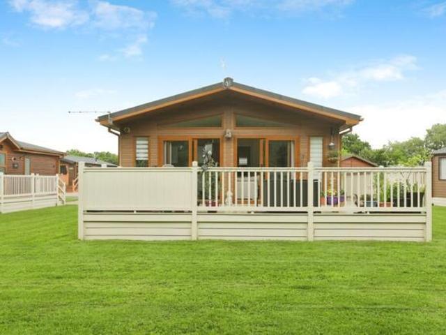 2 Bedroom Bungalow Malton North Yorkshire 99773634