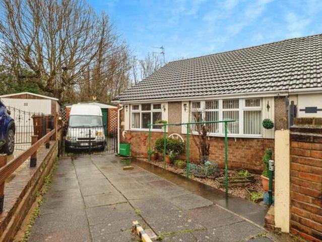 2 Bedroom Bungalow Manchester Tameside 100684936
