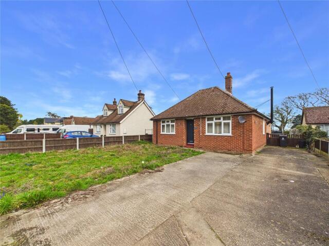 2 Bedroom Bungalow Manningtree Essex LS100917416