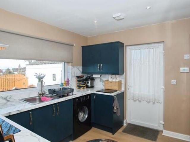 2 Bedroom Bungalow Maryport Cumbria 98649426