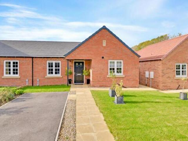 2 Bedroom Bungalow Middlesbrough North Yorkshire 98154260