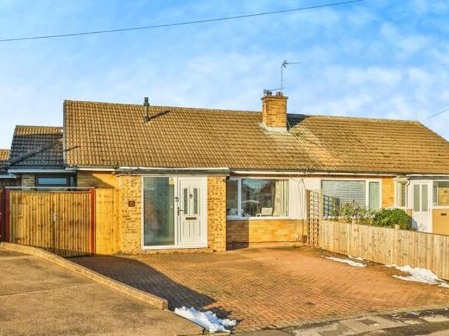 2 Bedroom Bungalow Nottingham Nottinghamshire 89073727