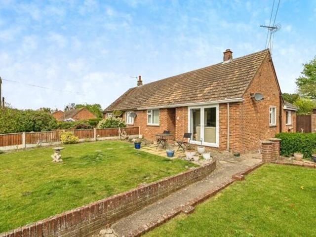 2 Bedroom Bungalow Norfolk Norfolk 98969136