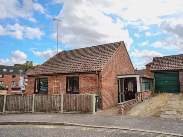 2 Bedroom Bungalow North Walsham Norfolk 100733733