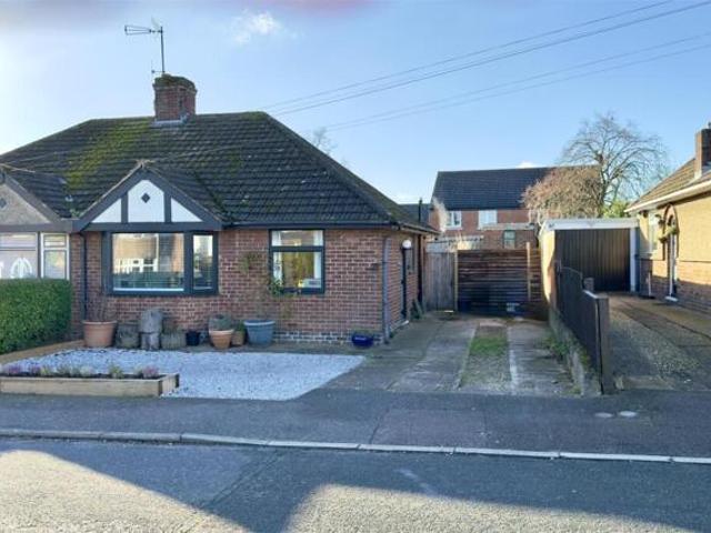 2 Bedroom Bungalow Northampton Northamptonshire 98262953