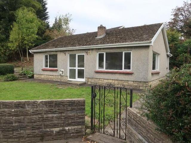2 Bedroom Bungalow Newbridge Caerphilly LS99808596