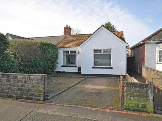 2 Bedroom Bungalow Newport Isle Of Wight 99642128