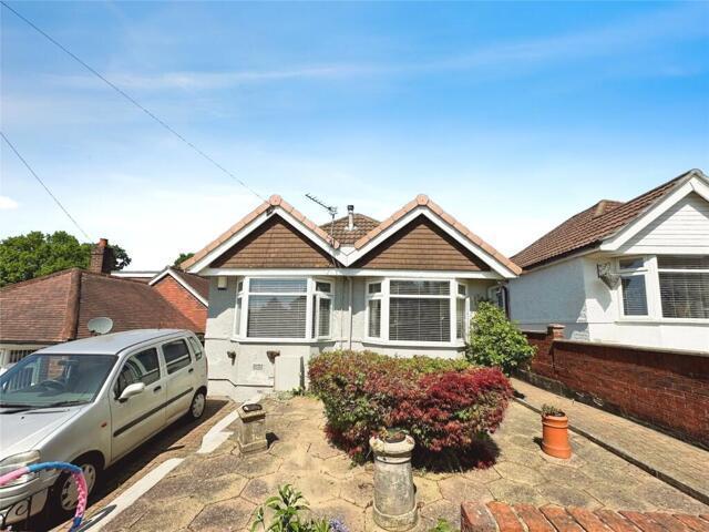 2 Bedroom Bungalow Southampton Hampshire LS101931953