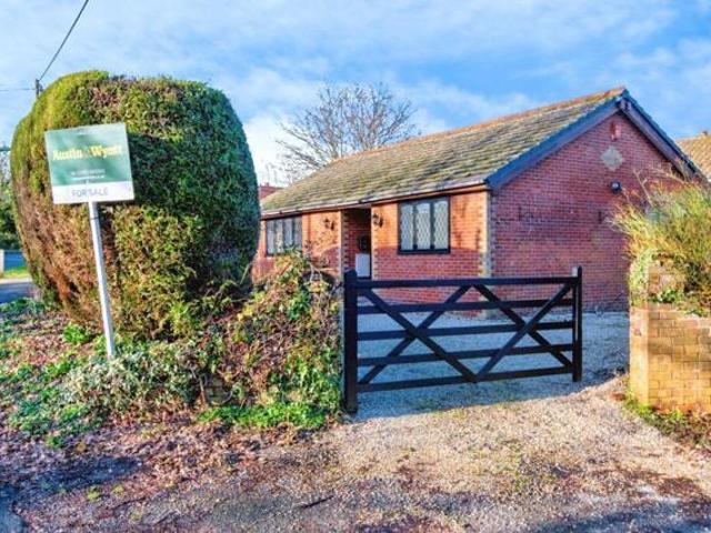 2 Bedroom Bungalow Southampton Hampshire 101678790