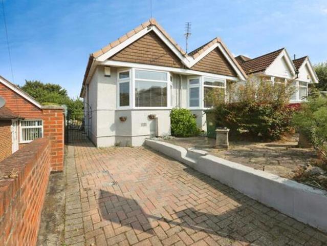 2 Bedroom Bungalow Southampton Southampton 99029581