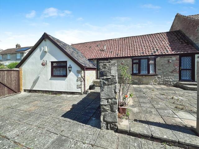 2 Bedroom Bungalow Somerset Somerset 98154041