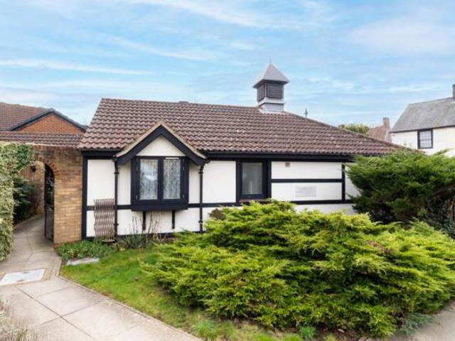 2 Bedroom Bungalow Sawbridgeworth Hertfordshire 100854876