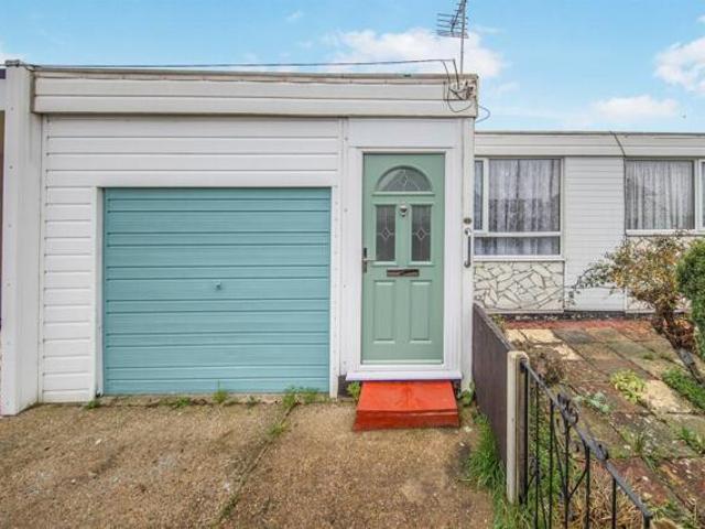2 Bedroom Bungalow St. Osyth Essex 100317062