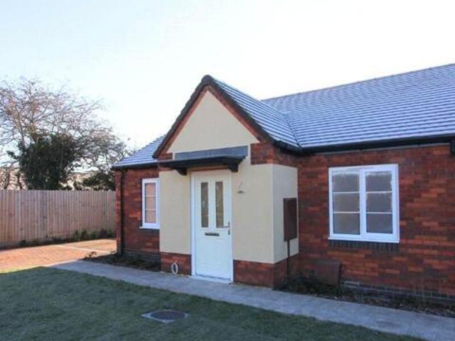 2 Bedroom Bungalow Staffordshire Staffordshire 101351712
