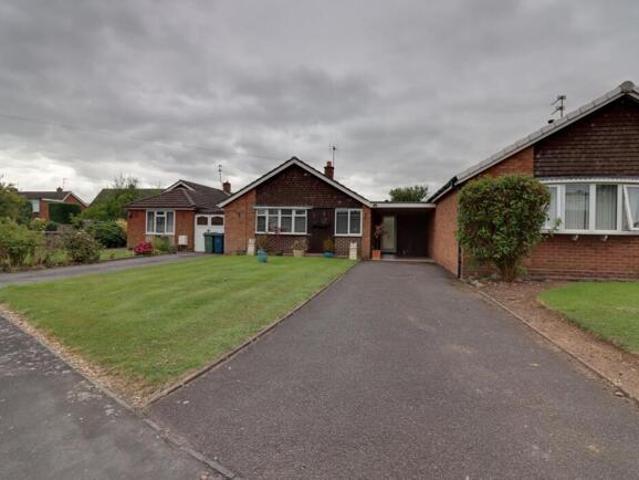 2 Bedroom Bungalow Stone Staffordshire LS99608296