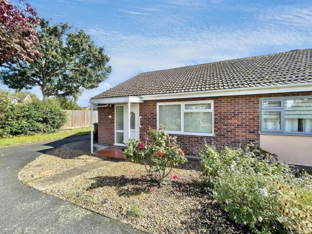 2 Bedroom Bungalow Stowmarket Suffolk 100881569