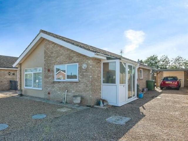 2 Bedroom Bungalow Sutton West Sussex 99895538