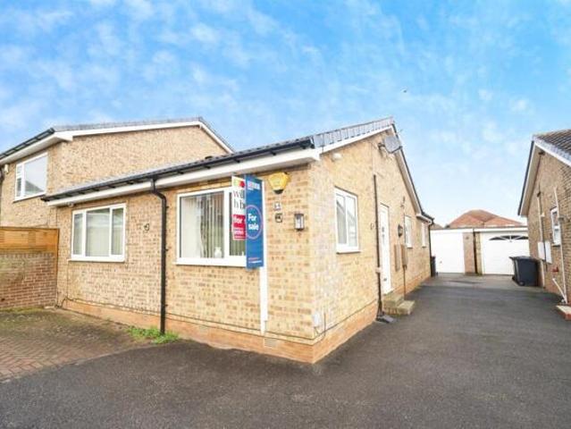 2 Bedroom Bungalow Swinton Greater Manchester 99773509