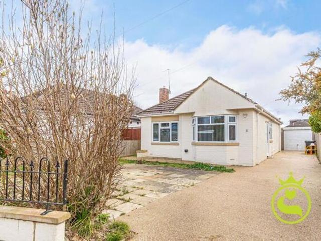 2 Bedroom Bungalow Poole Poole 98801051