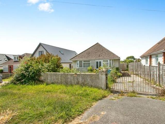 2 Bedroom Bungalow Poole Poole LS98386619