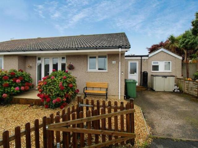 2 Bedroom Bungalow Paignton Devon LS100456626