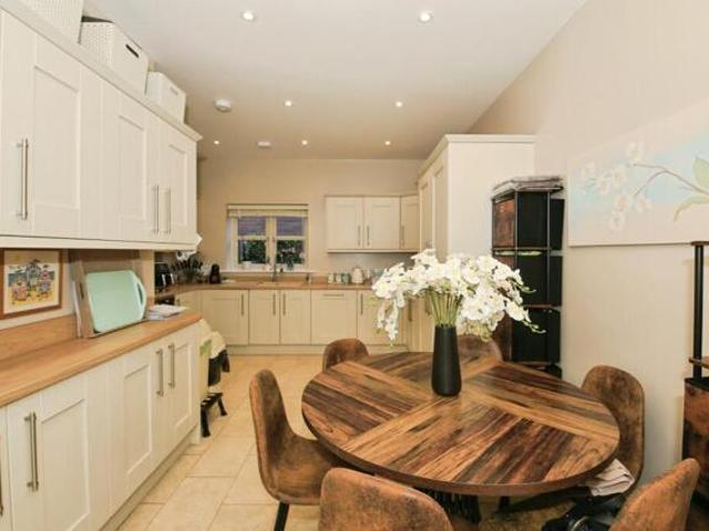 2 Bedroom Bungalow Peterborough Lincolnshire 99380910