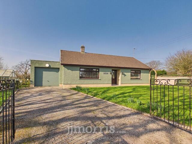 2 Bedroom Bungalow Pembrokeshire Pembrokeshire 101677293