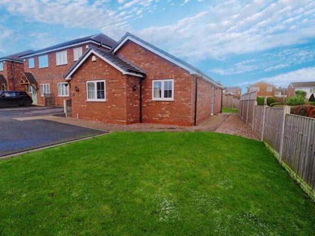 2 Bedroom Bungalow Penyffordd Penyffordd LS99641708
